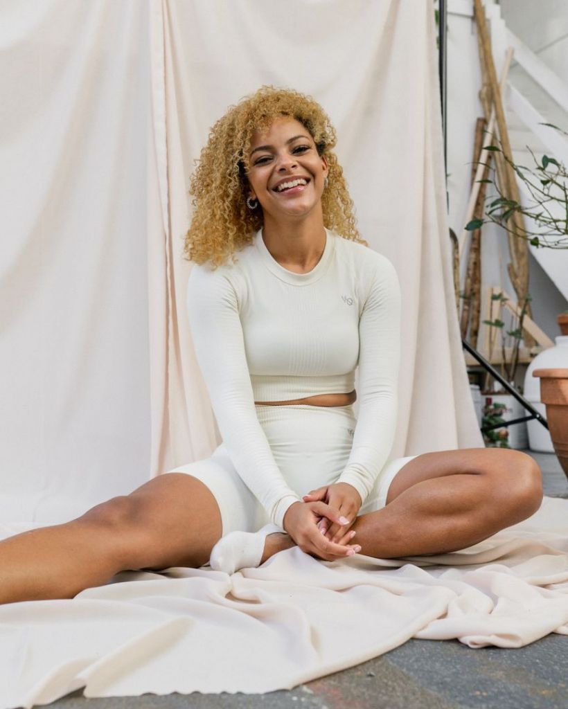 Meet Bella Barnes: Personal trainer, mindset coach, fitness model and business owner - SHOUTOUT ...