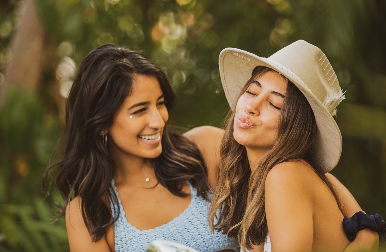 Meet Juliana Mejia, Camila Mejia: Co-Founders & Sisters - SHOUTOUT MIAMI