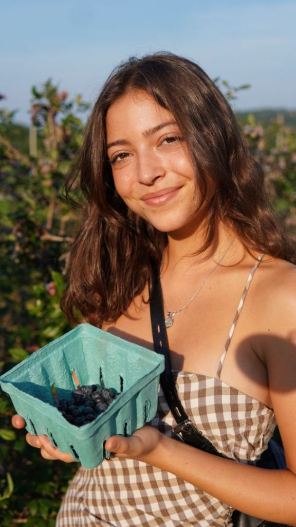 Meet Parker Sloan Leiro | Yoga Instructor and Wellness Coach - SHOUTOUT ...