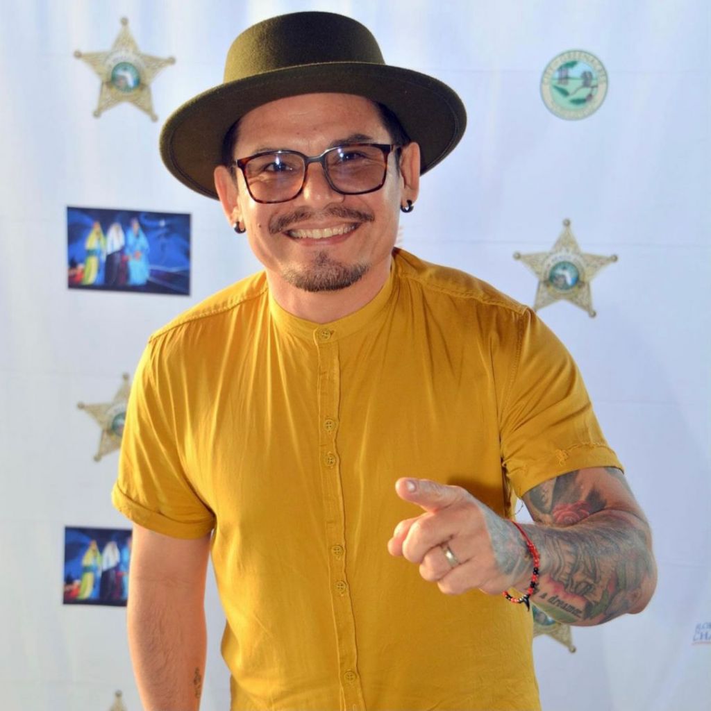 Meet Leonardo Sierra | Singer, songwriter, Painter, Sculptures ...