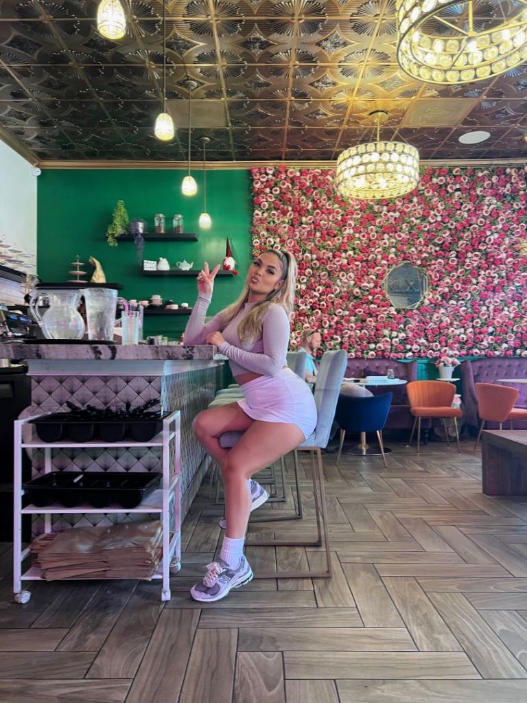 Meet Keely Bouroncle | Content Creator - SHOUTOUT MIAMI