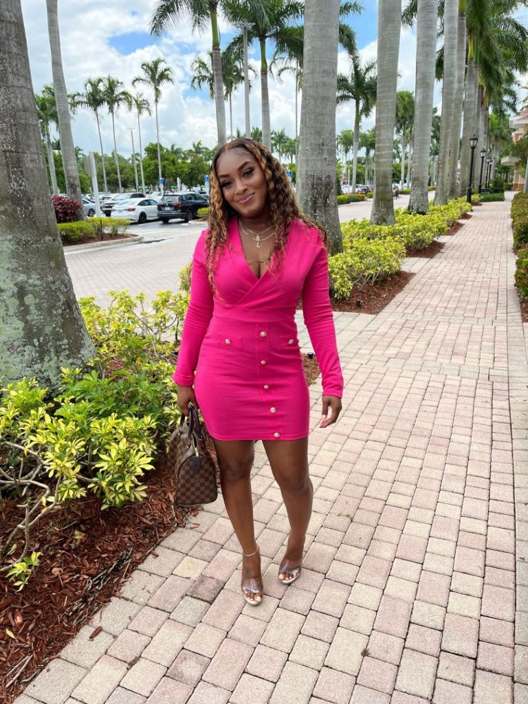 Meet Robnitia Weekley | Entrepreneur - SHOUTOUT MIAMI