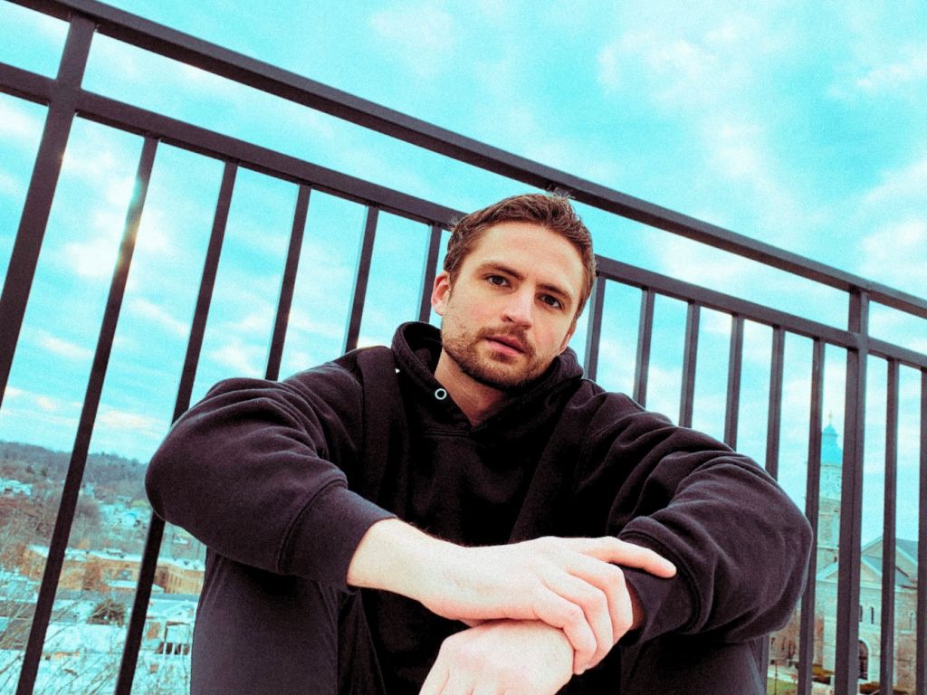 Meet Cole Davidson | Musician - SHOUTOUT MIAMI